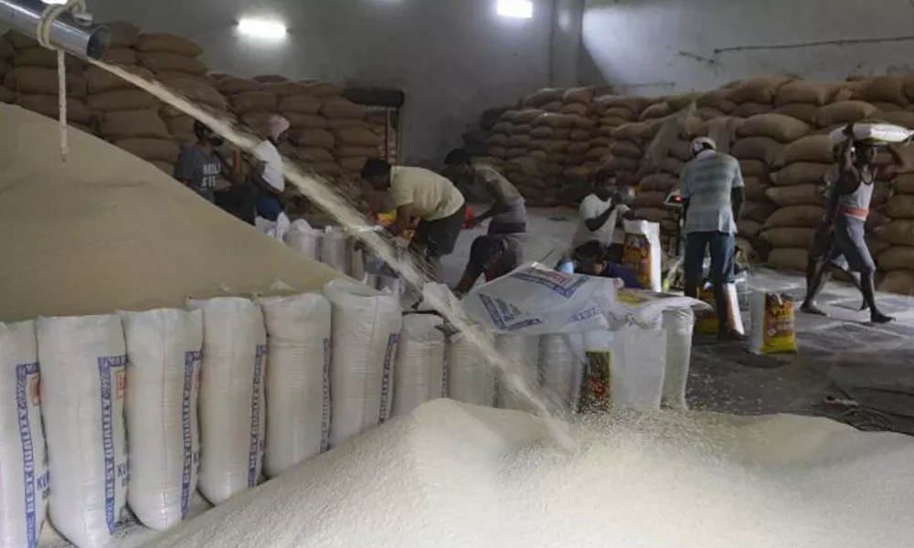 Philippines : PBBM opens rice processing plant, turns over farm gears ...